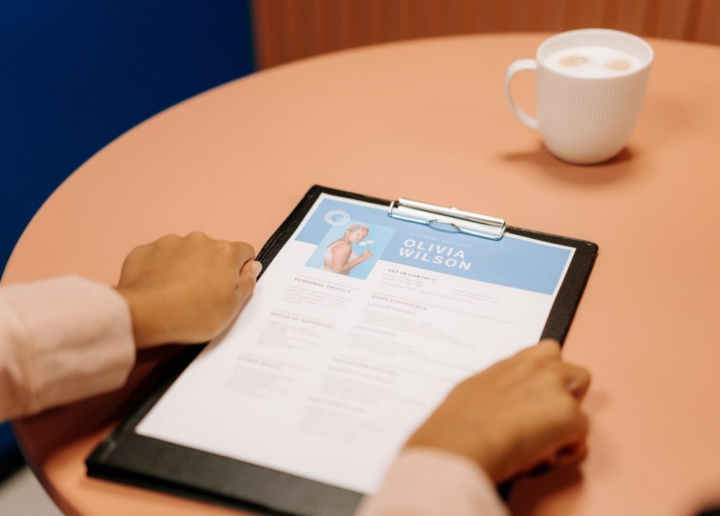 50+ Good CV Examples with Writing Guide in 2025 - ResumeKraft