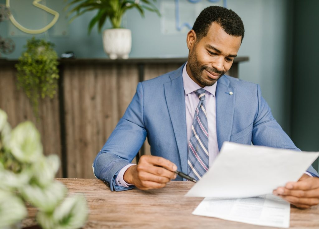 How To Read A Job Description: The Right Way 2024 - ResumeKraft